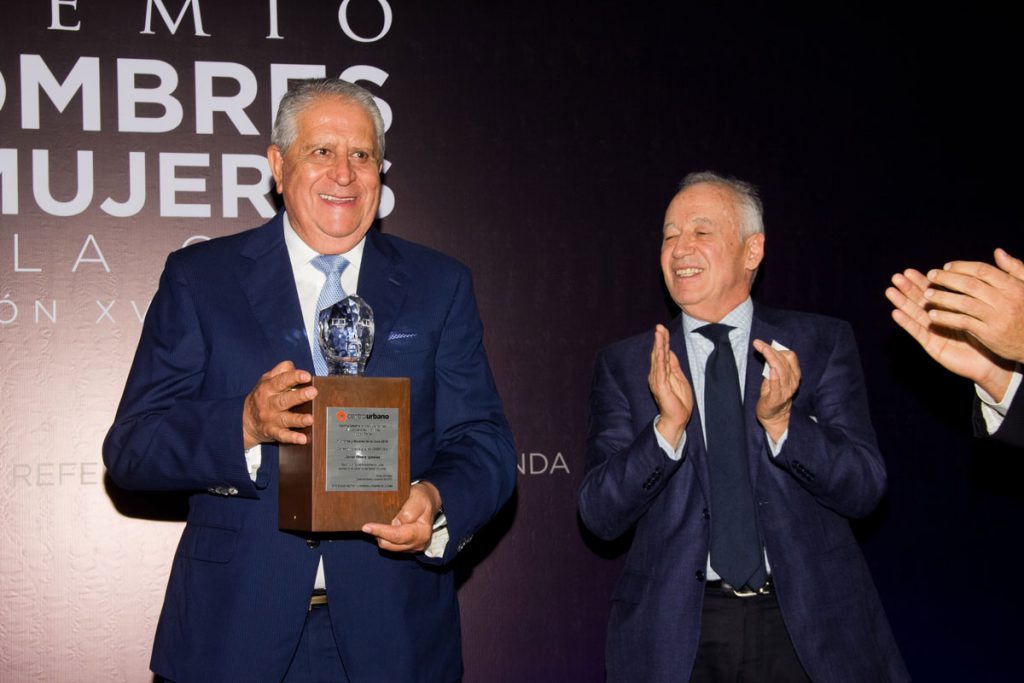 Javier Olvera: un hombre que trasciende en los cimientos de la vivienda - Centro Urbano