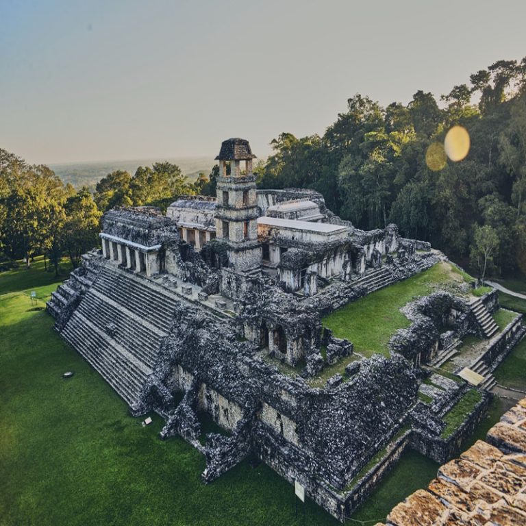 INAH encuentra pintura roja prehispánica en Palacio de Palenque ...